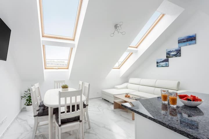 Luxurious Kaunas Basilica Apartment In Old Town - Kaunas