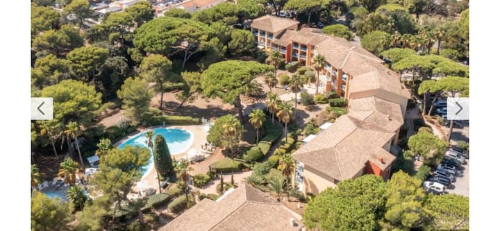 Pieds Dans L’eau - Île de Porquerolles