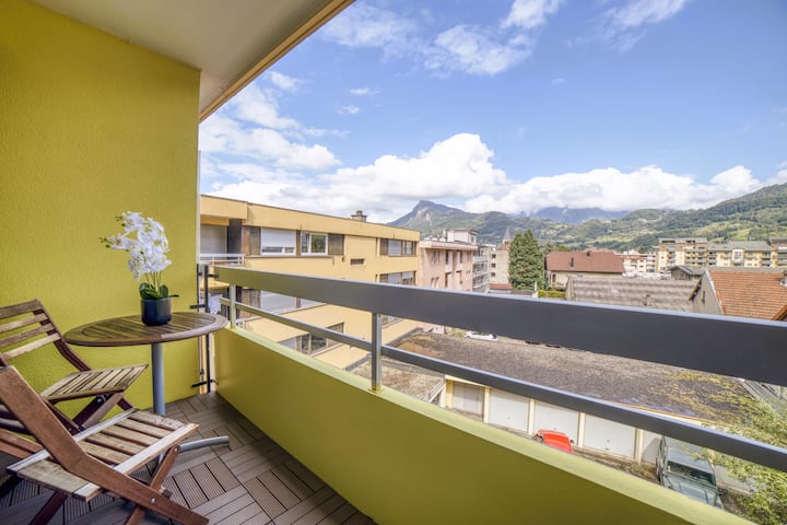 Cocon Lumineux Avec Terrasse Au Cœur De Cluses - Cluses