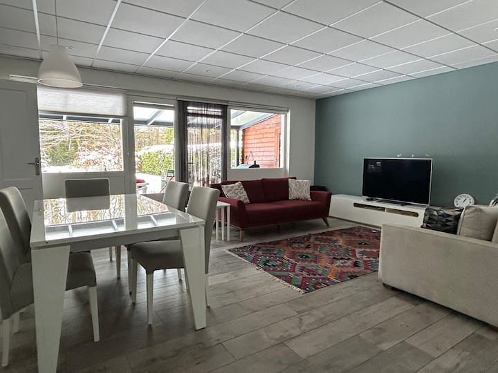 Cosy Private House With A Big Patio Near Keukenhof - Hillegom