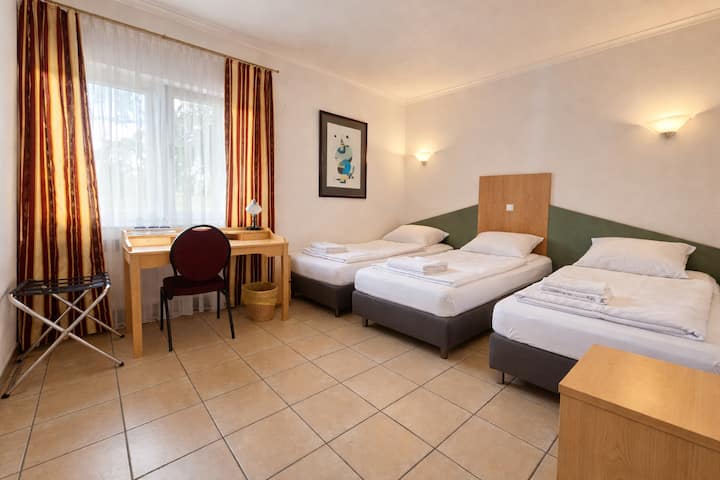 Airport Messe Villa Room - Düsseldorf