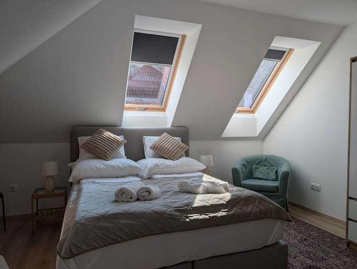 Monbuhim Four - Veszprém