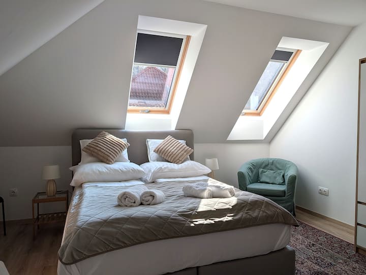 Monbuhim Four - Veszprém