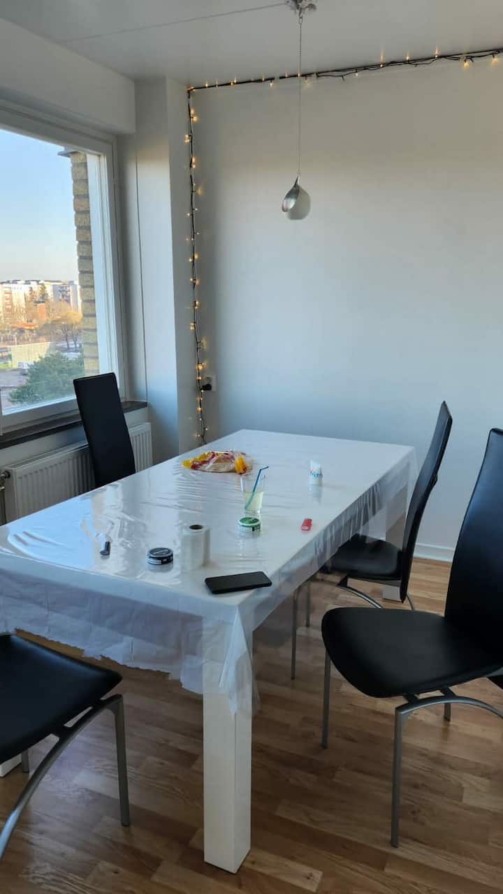 En Tvåa På 80kvm Till Uthyres - Uppsala