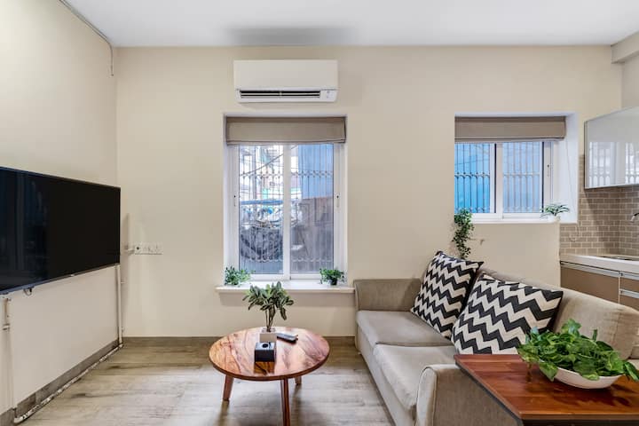 Maven 1bhk - Khar | Stylish Stay With 24/7 Support - Mumbai