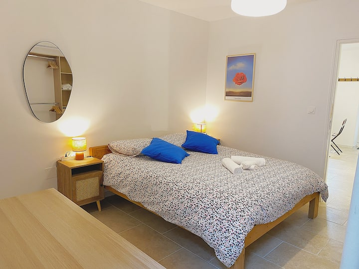 Terrasse, Clim & Calme En Centre-ville - T2 35m² - Nîmes