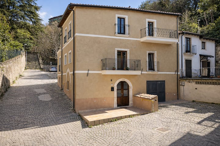 [99 Cannelle]•elegante•smart Tv-wifi•parcheggio - Áquila