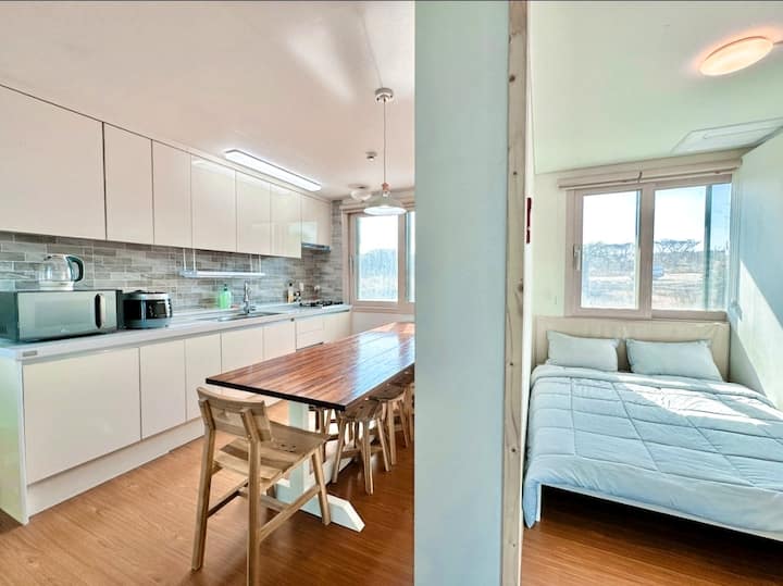 Family-friendly Townhouse Near Beach - Jeju