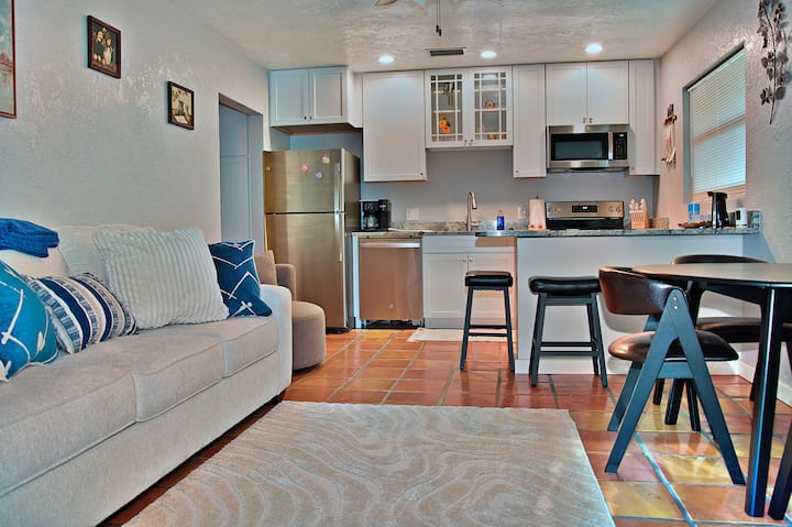 Manatee River Bungalow - 4 - Bradenton, FL