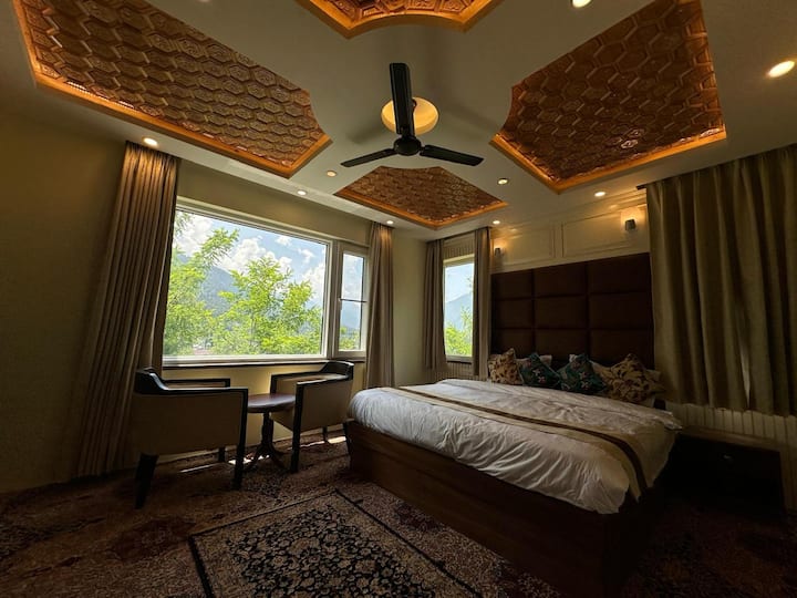 Premium Deluxe Room - Pahalgam