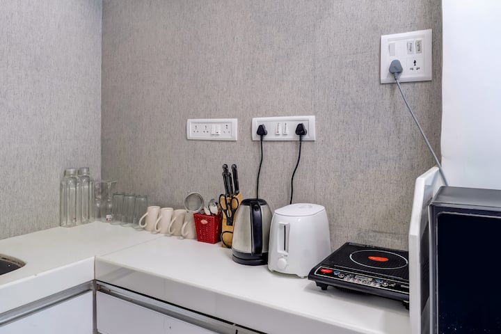 Lyon Secure Bandra Studio W/kitchen & Fast Wi-fi - Mumbai