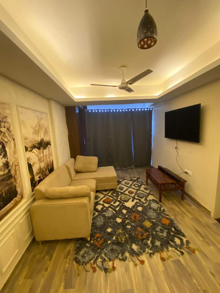​Urban Luxury 1bhk Premium Stay With Spa & Pool - Madhya Pradesh