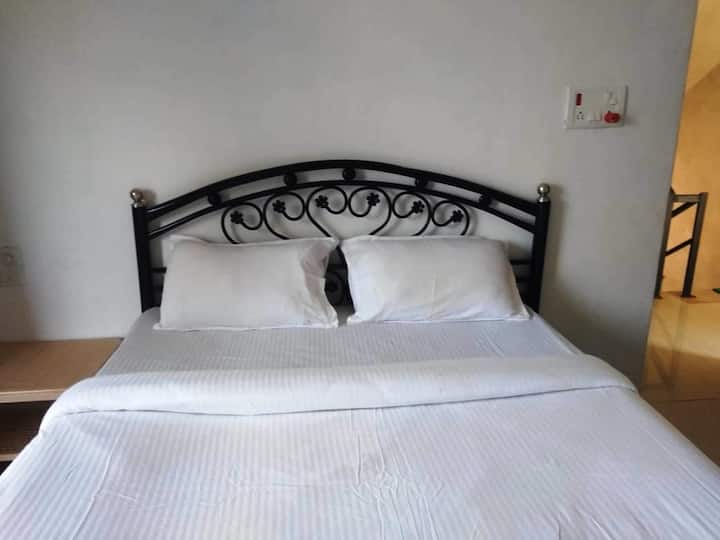 The Coastal Inn - Dapoli