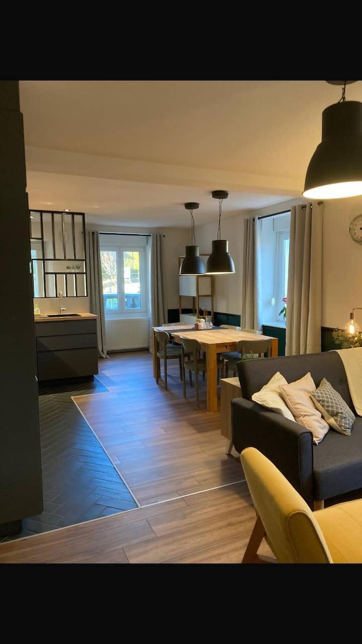 Chambre Dans Appartement Rénové • Vue • Parking - Morteau