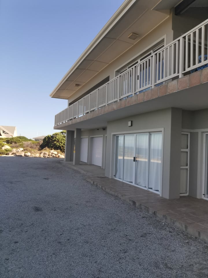 On The Rocks - Rooi-Els