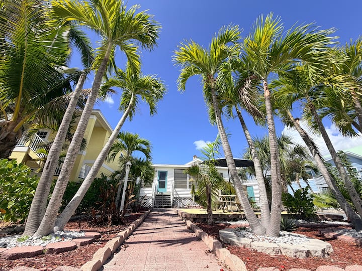 Palm Paradise - Fort Myers Beach, FL