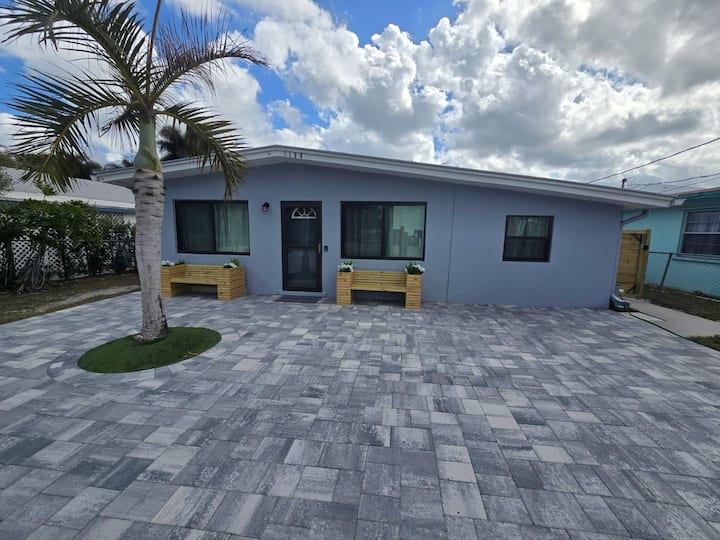 Kenlee's Korner - Stuart, FL