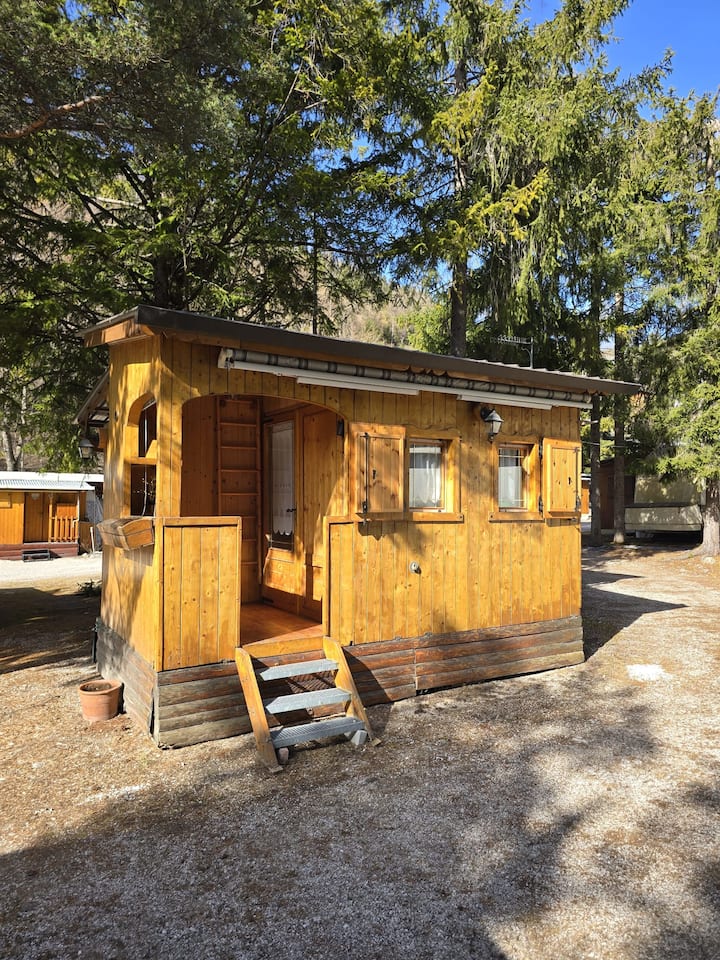 Graziosa Roulotte Con Casetta In Legno Ad Alleghe - Malga Ciapela