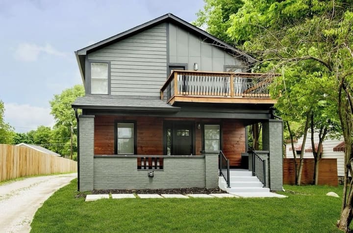 Downtown Rustic Retreat - Greenwood, IN