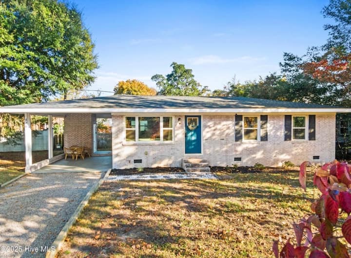 Boho Beach Home 2 Minutes To Beach, Food, And Fun. - Southport, NC