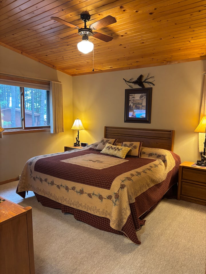 Spacious Island Pointe Cabin In The Dells - Wisconsin Dells, WI