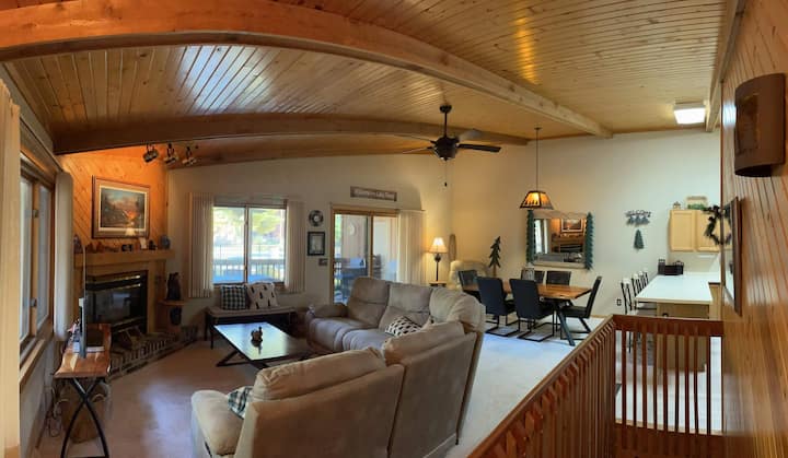 Spacious Island Pointe Cabin In The Dells - Wisconsin Dells, WI