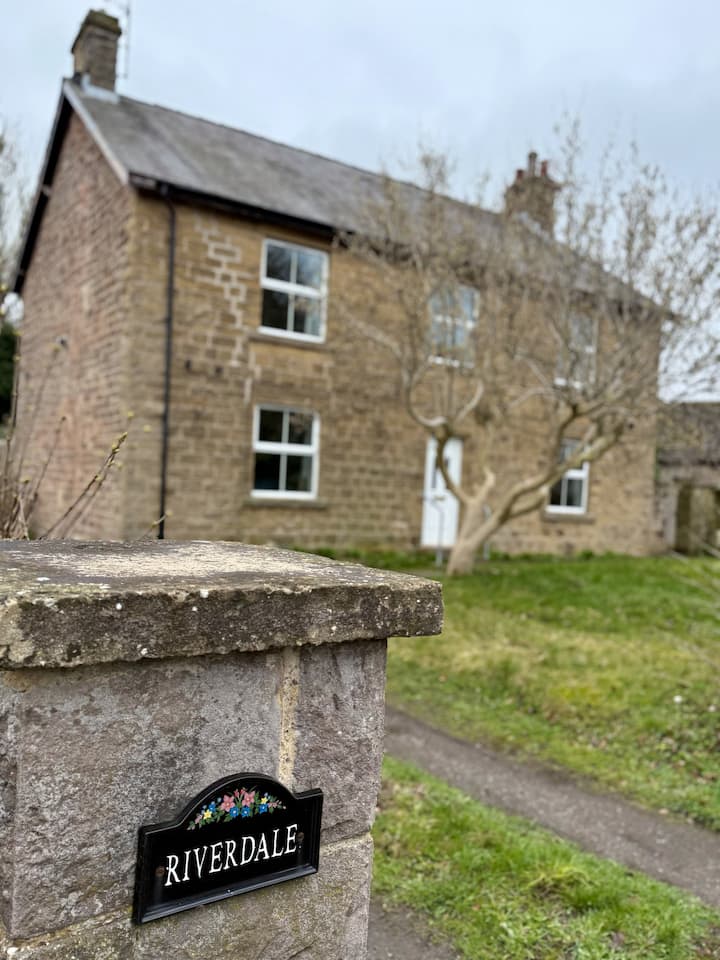 Spacious Peak District House In Baslow | 8 Guests - Bakewell