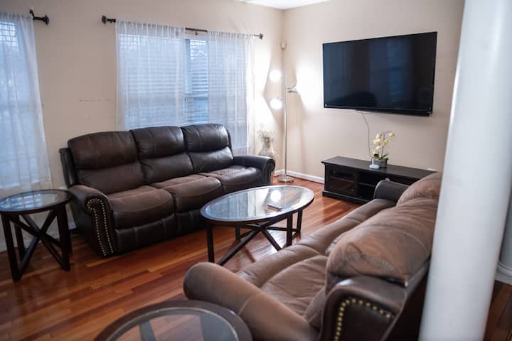 Lovely Townhome Located In Springdale, Md. - Largo, MD