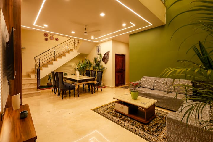 The Wayne Manor - Luxury 6bhk Villa With Lawn - 瓦拉那西