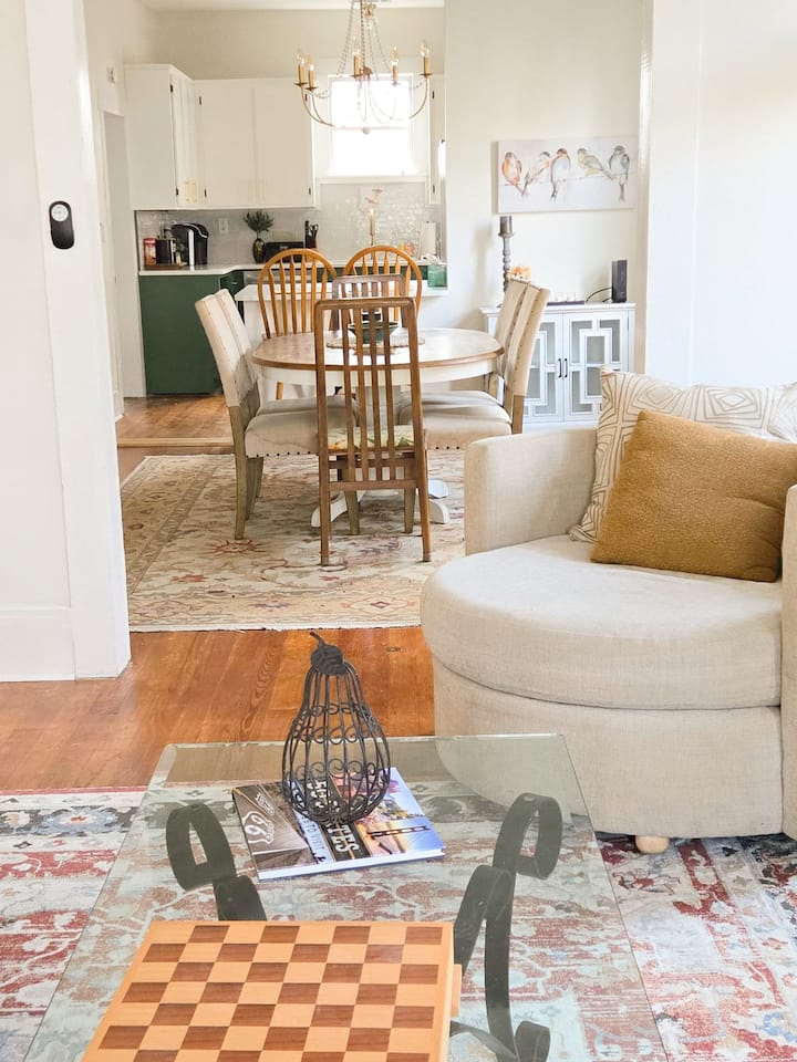 Parkside Haven (4 Beds, 3 Bath, Sleeps 9) - Columbus