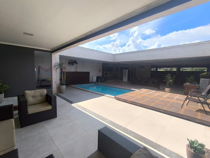 Sobrado Com Piscina | Ideal Motogp - Goiânia
