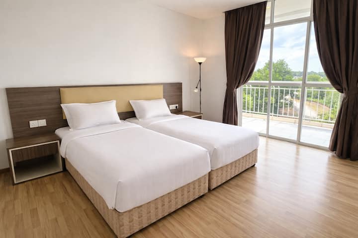 Cozy Living @Metra Square | Corner+balcony (Bdm-b) - Malacca