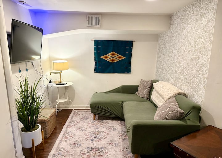 Central Arlington Garden Suite - Near It All! - Arlington, VA
