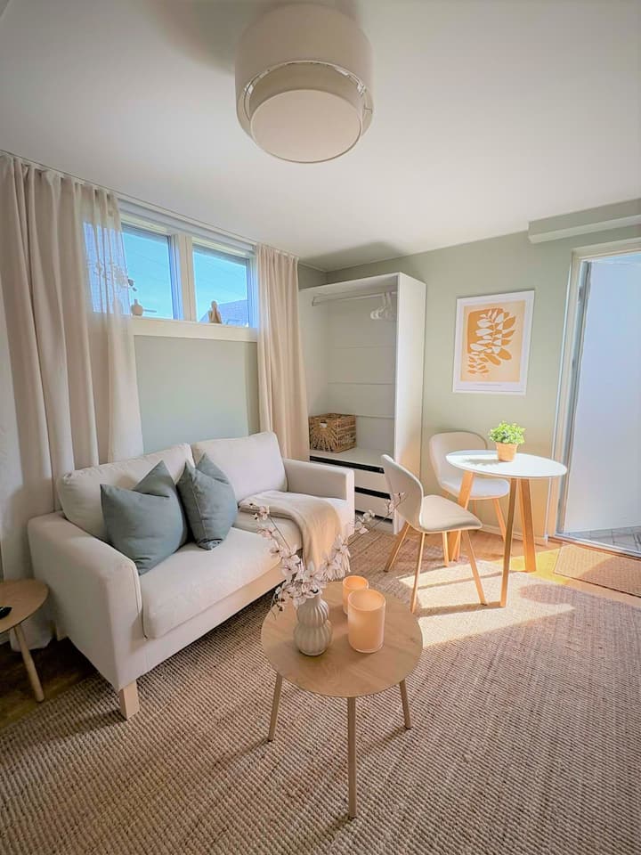 Modern, Renovated Studio In A Cozy Villa W Parking - Huddinge