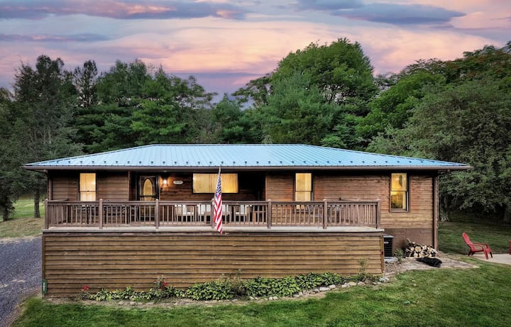 Shenandoah Cabin | Hot Tub, Fire Pit, Dog-friendly - Stanley, VA