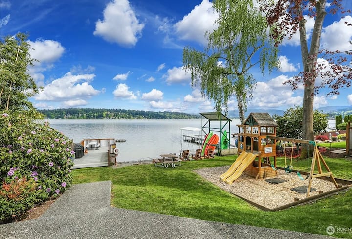 Connecting Suites; Perfect For Families! - Bellevue, WA