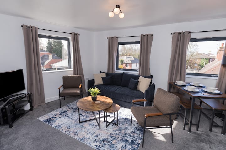 Contractor Stay | Parking | Sleeps 5 | Maycroft - Wolverhampton