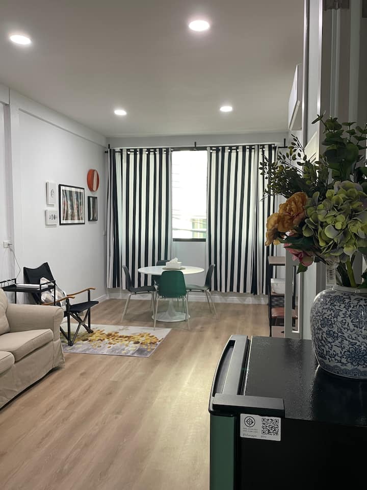 Entire Shophouse 3 Storeys 5 Mins To Icon Siam 2br - Khlong San