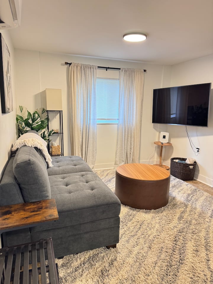 Cozy 2-bedroom, 1-bath Condo Across American Lake - Steilacoom, WA