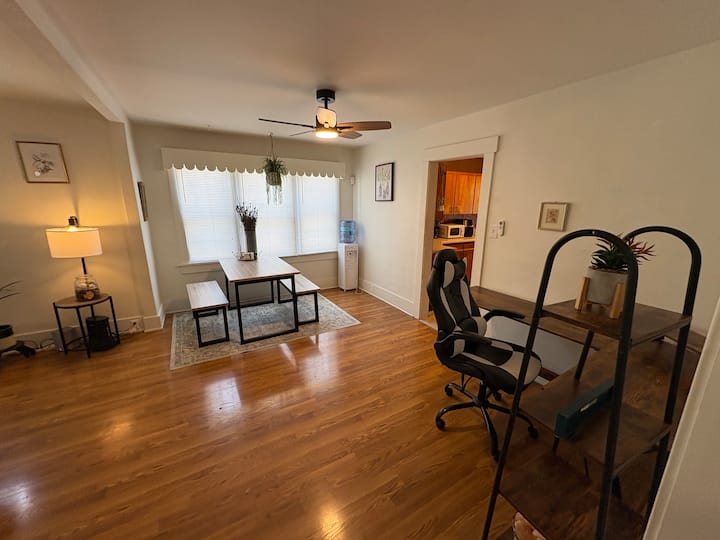 Newly Renovated House In Decatur; Sleeps 6. - Mount Zion, IL