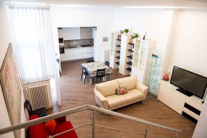 Loft King, Eccezionale Appartamento Su 2 Livelli - Manfredonia