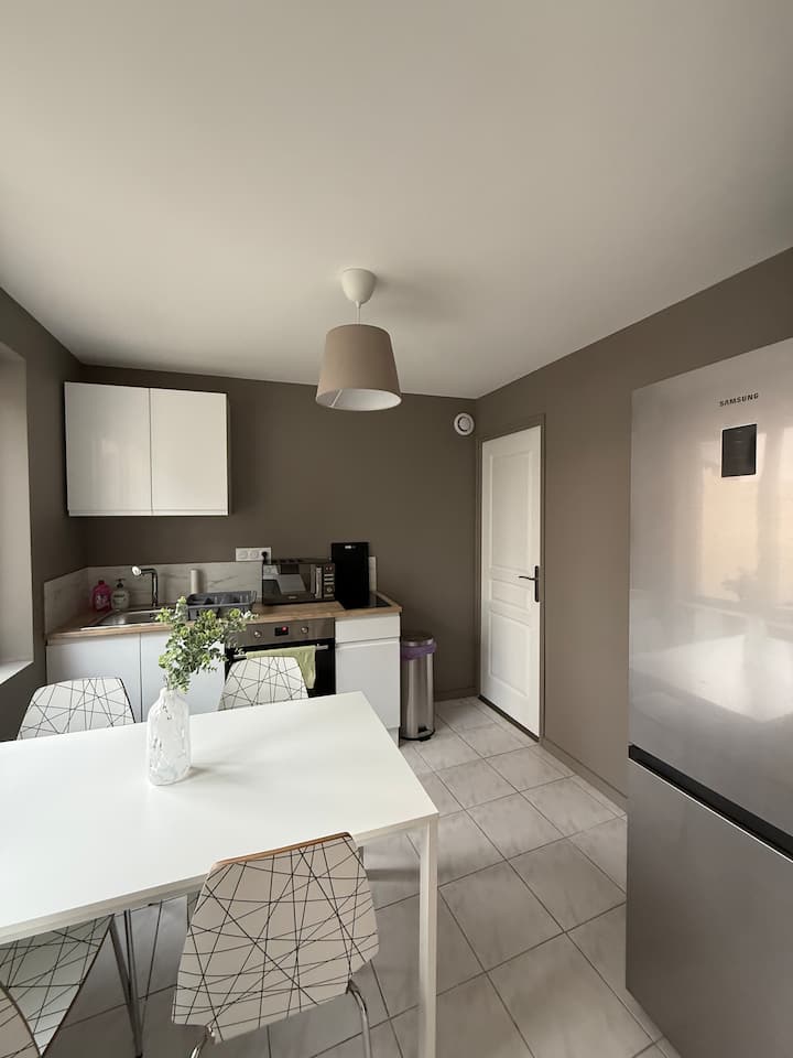 Maison Avec Terrasse - 2 Chambres Proche Clermont - Riom