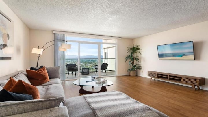 Stylish 1br Marina Stay | Ocean View - Marina del Rey, CA