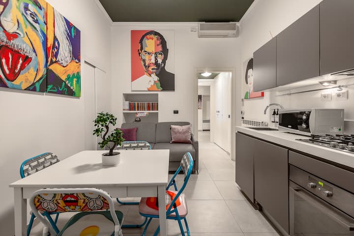 Stayeasy Pop Art Moscova • Brera Downtown Walking - Milán