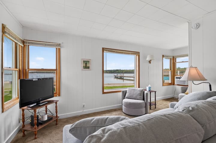 "Water's Edge" At Mainsail | Waterfront Cottages - Peninsula State Park, Fish Creek