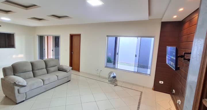 Muito Espaço - Sobrado - 3 Quartos Com Ar - Campo Grande