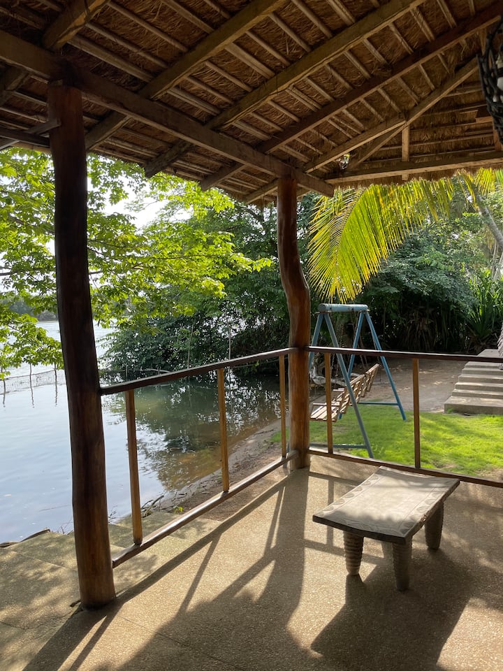 La Mangrove Braffédon Au Bord Du Fleuve - Côte d'Ivoire