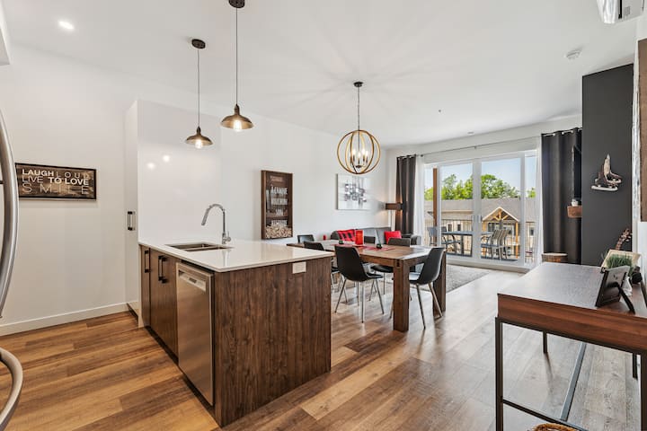 Bromont Mountain Living |Turnkey Condo |31+nights - Granby