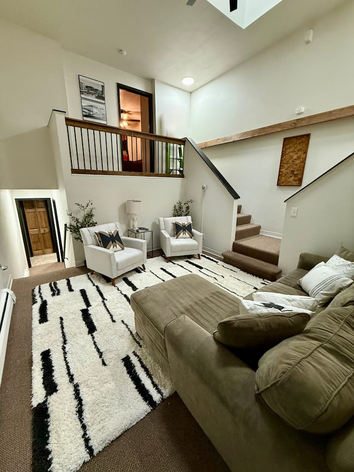 Downtown Potsdam Beautiful 3 Bedroom Townhouse - Potsdam, NY