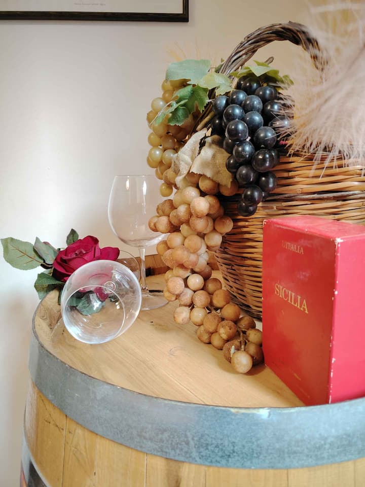 Nanà In Movida Cuore Del Centro Di Palermo - 